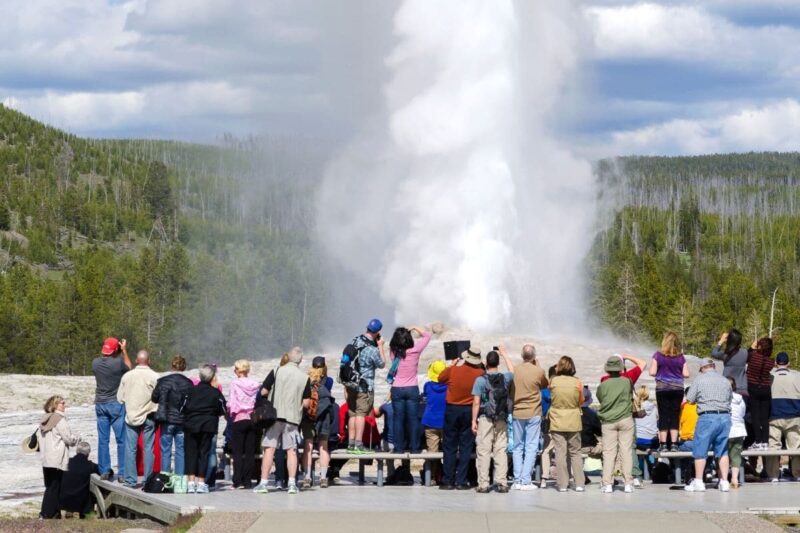 Best Time to Visit Yellowstone National Park: A Season-by-Season Guide