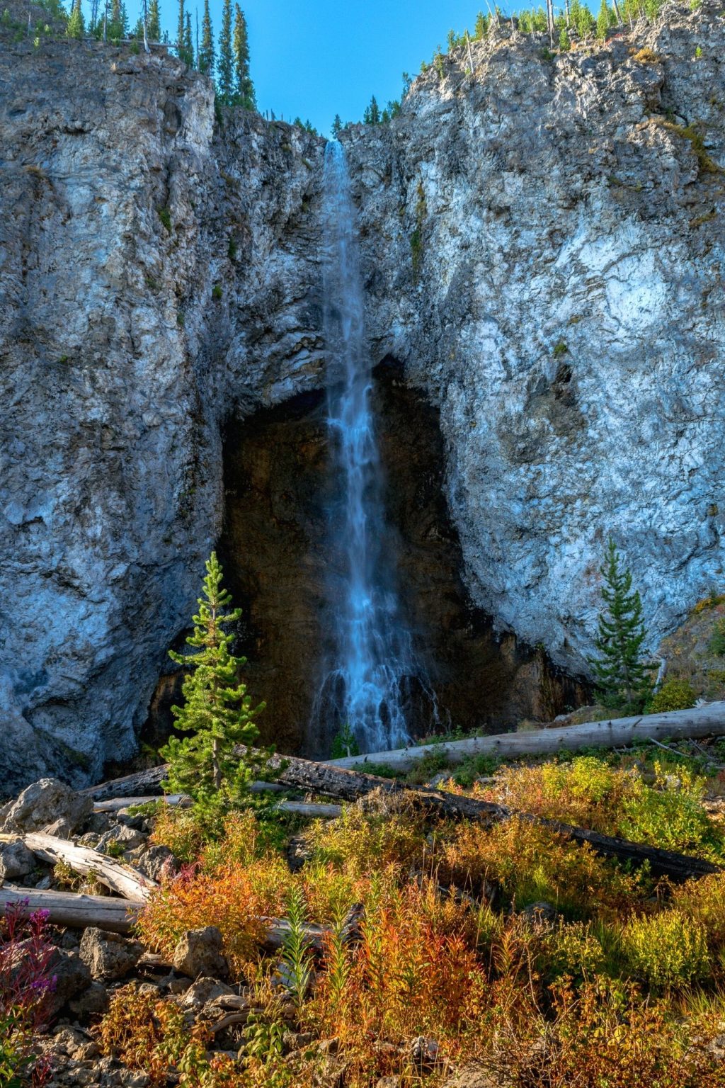 17 Spectacular Day Hikes in Yellowstone National Park