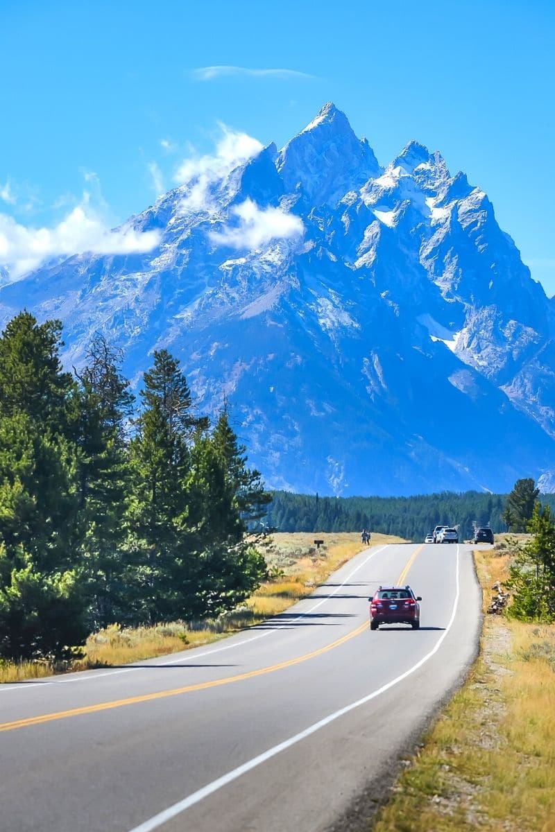How to Easily Get to Yellowstone: Closest Airports and Driving Routes