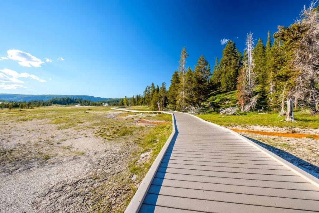 17 Spectacular Day Hikes in Yellowstone National Park for 2024